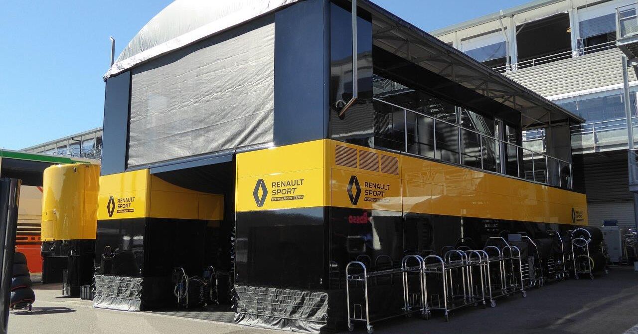 RACE BASE SRB 300 Mit der besten Aussicht aufs Podest.