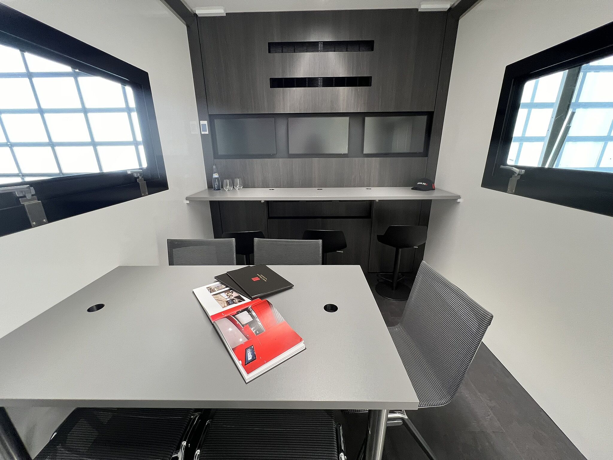 RACE TRAILER | Truck for the professional Motorsport