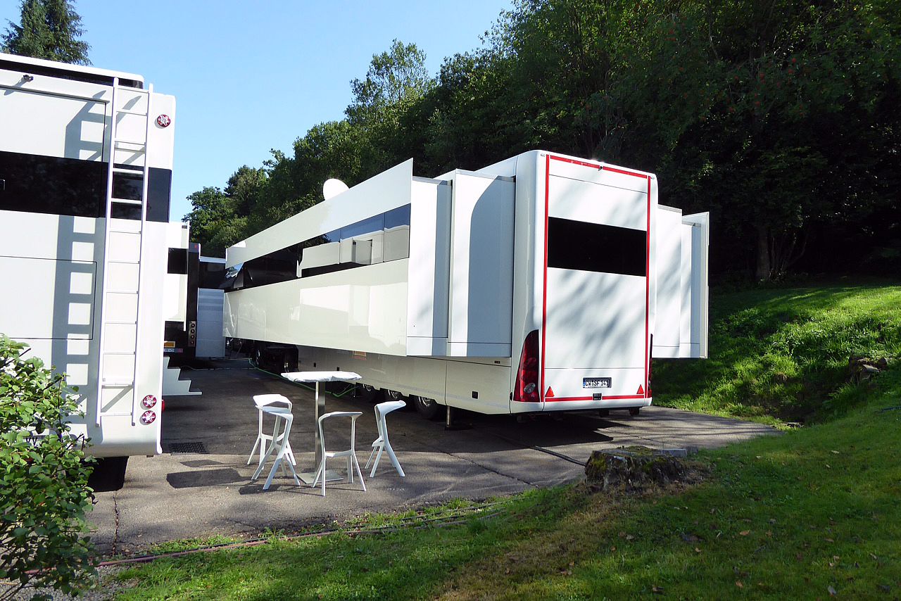 MOTORHOME DRIVER SUITE 100 your second home