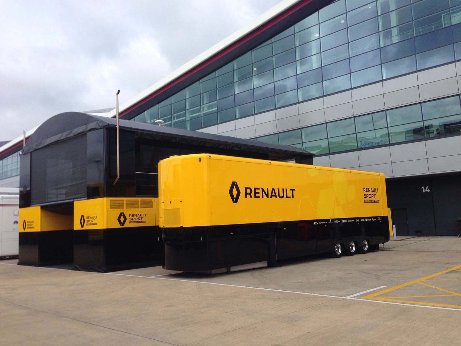 RACE BASE SRB 300 With the best view of the rostrum.