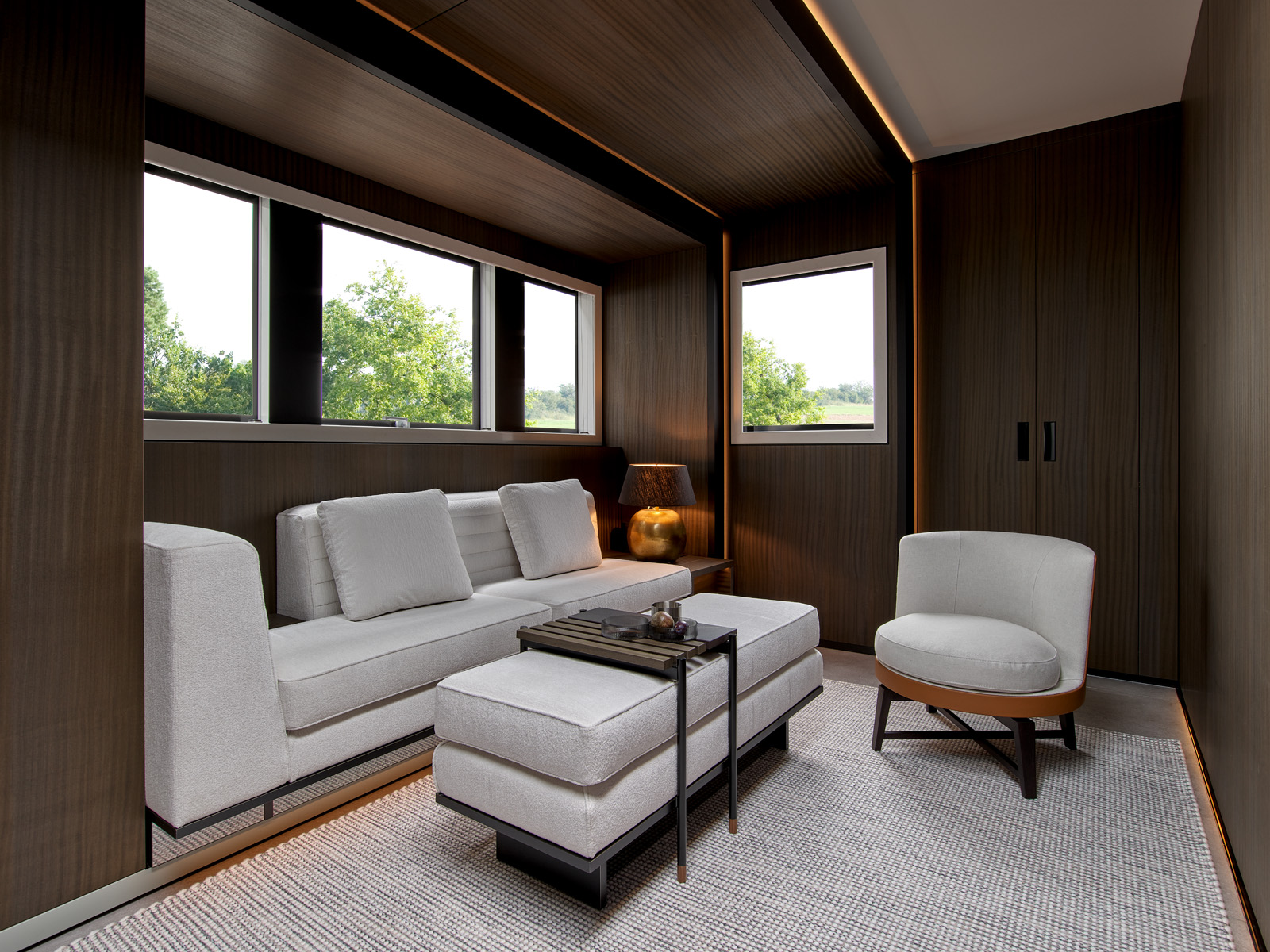 MOTORHOME DRIVER SUITE 100 your second home