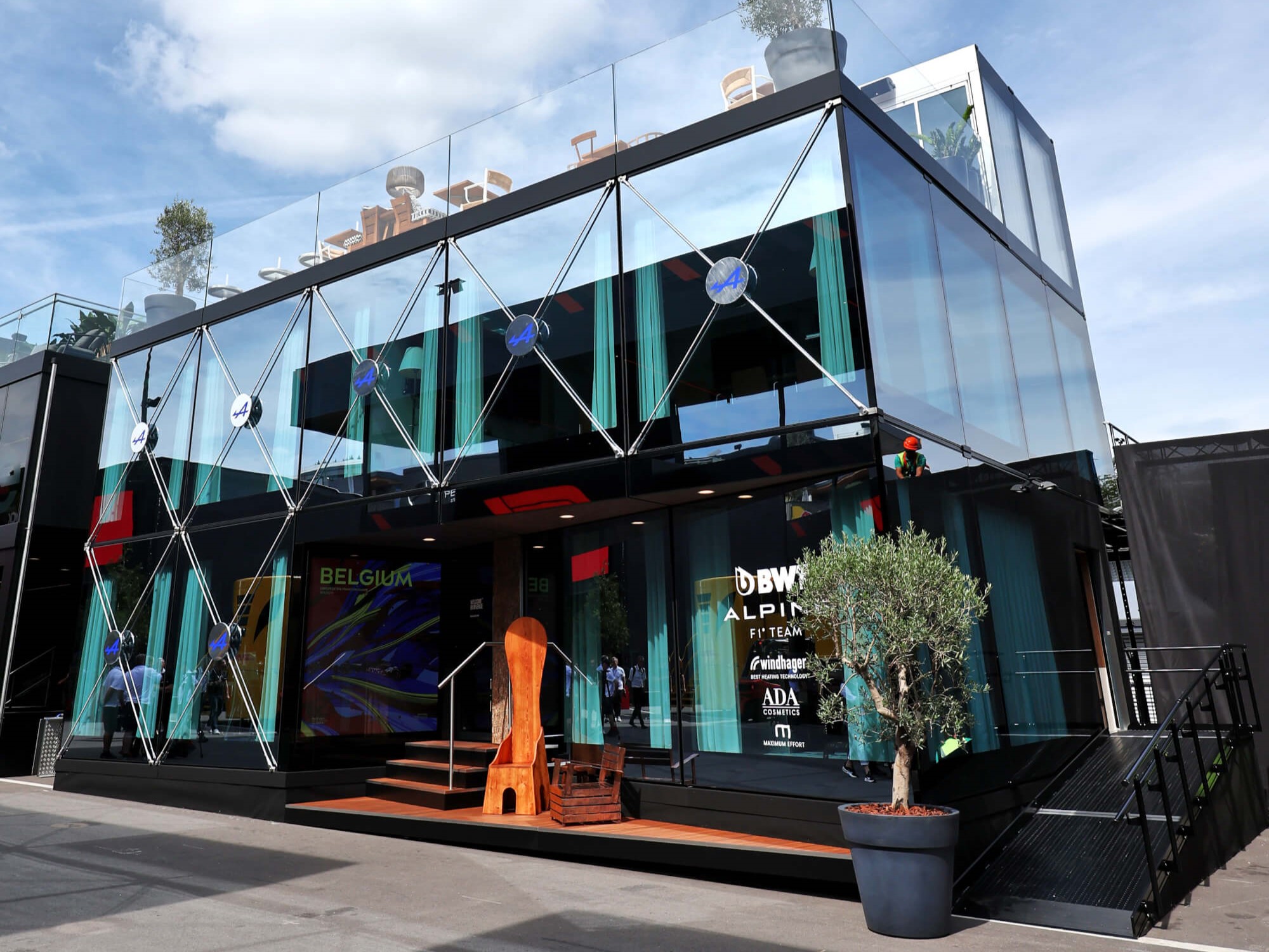 HOSPITALITY SHO 300 Zu Gast bei den Besten.