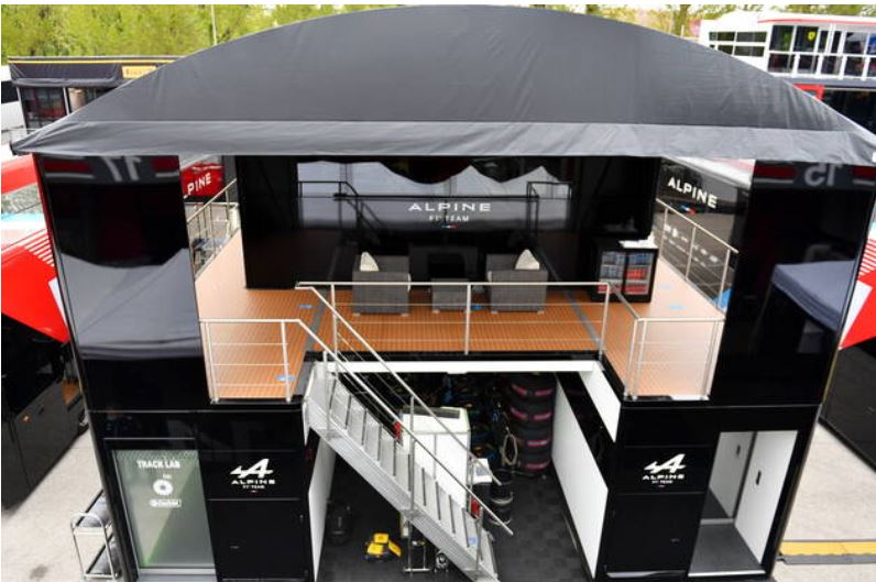 RACE BASE SRB 300 With the best view of the rostrum.