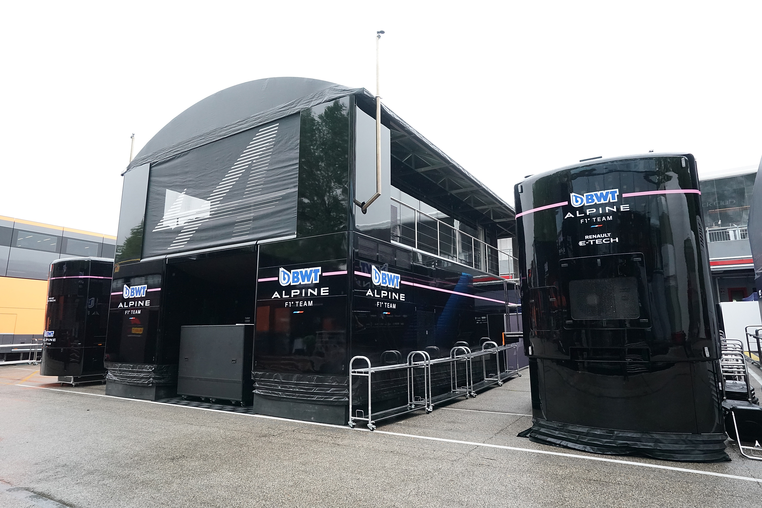 RACE BASE SRB 300 Mit der besten Aussicht aufs Podest.