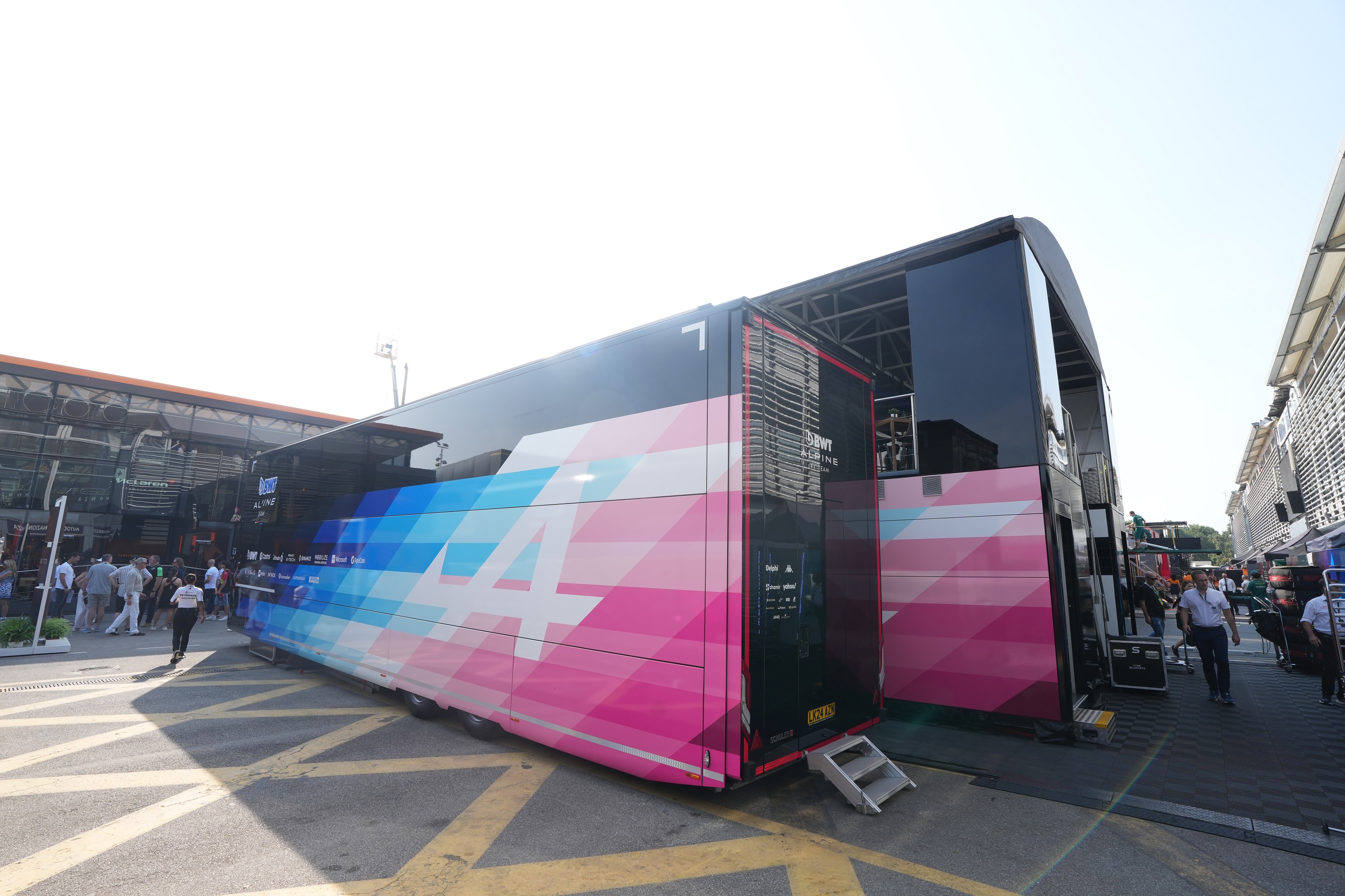 RACE BASE SRB 300 With the best view of the rostrum.