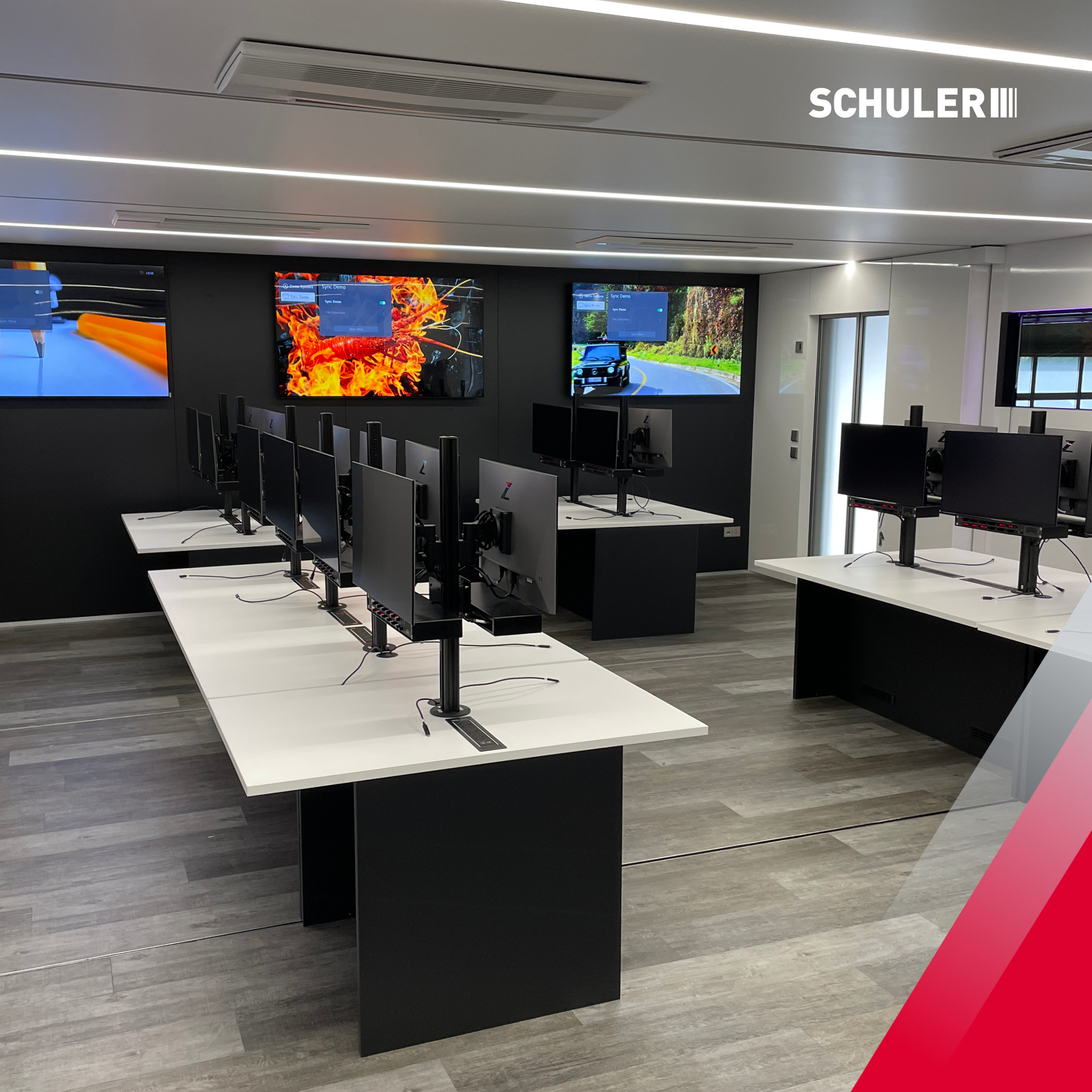 RACE BASE SRB 300 With the best view of the rostrum.