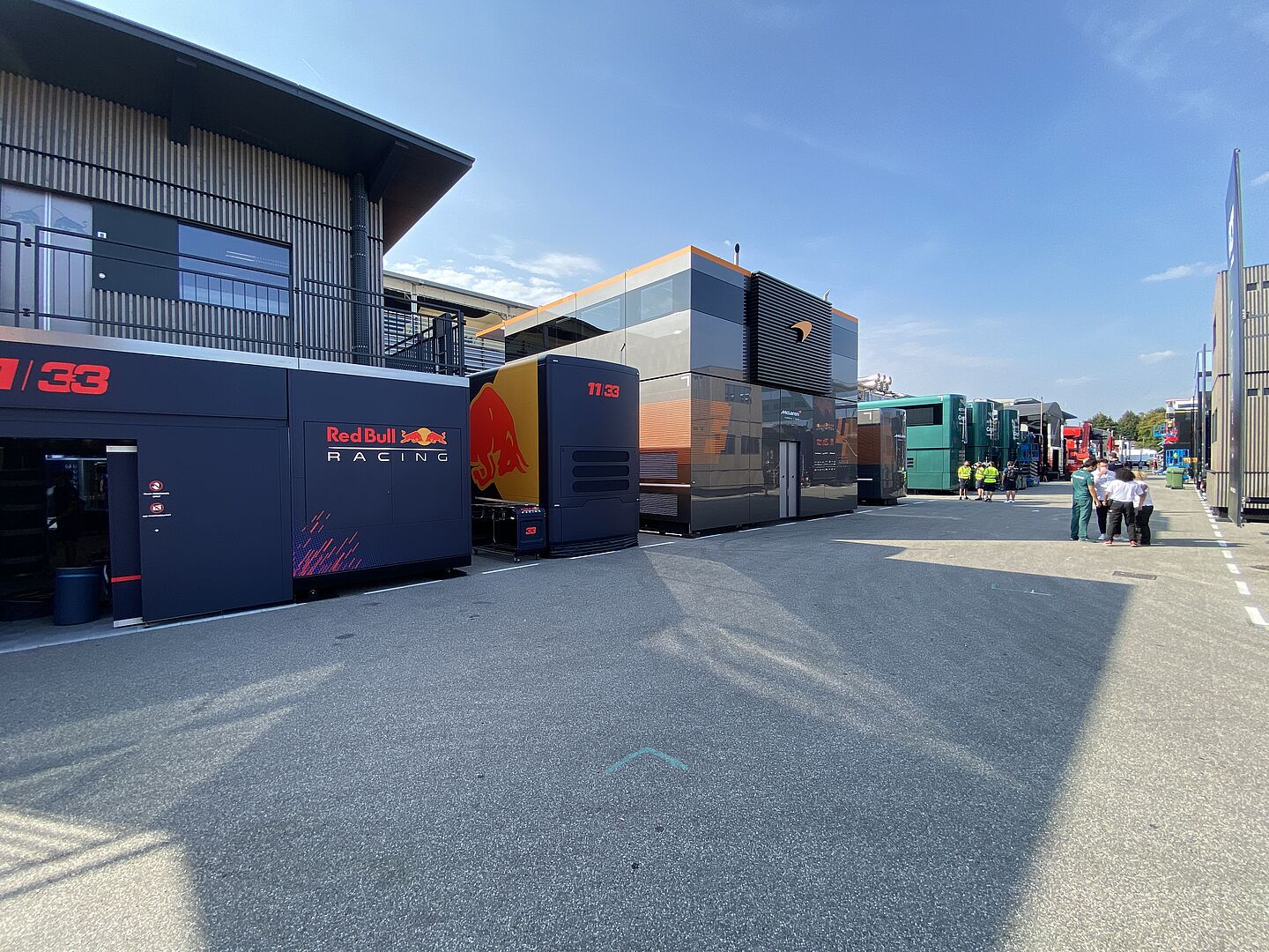 RACE BASE | Motorsport Promotion Hospitality Motorhome Po