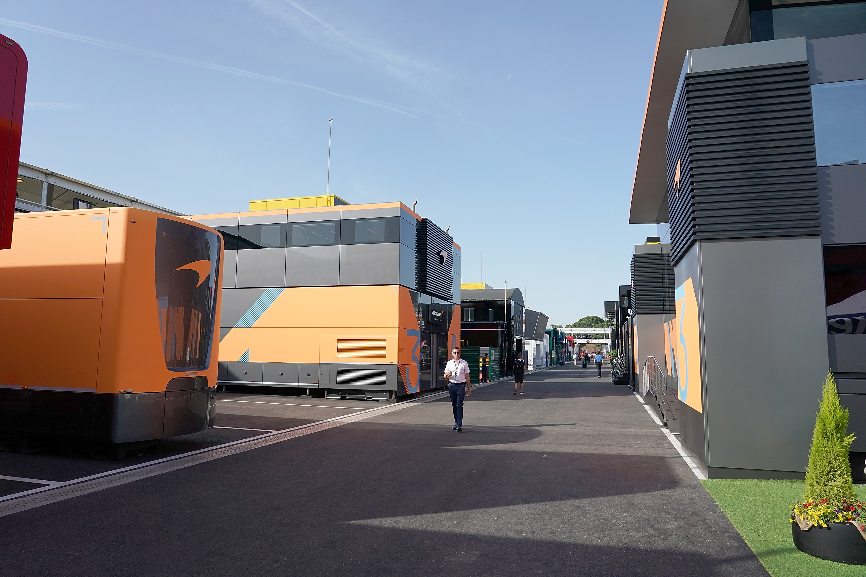 RACE BASE | Motorsport Promotion Hospitality Motorhome Po