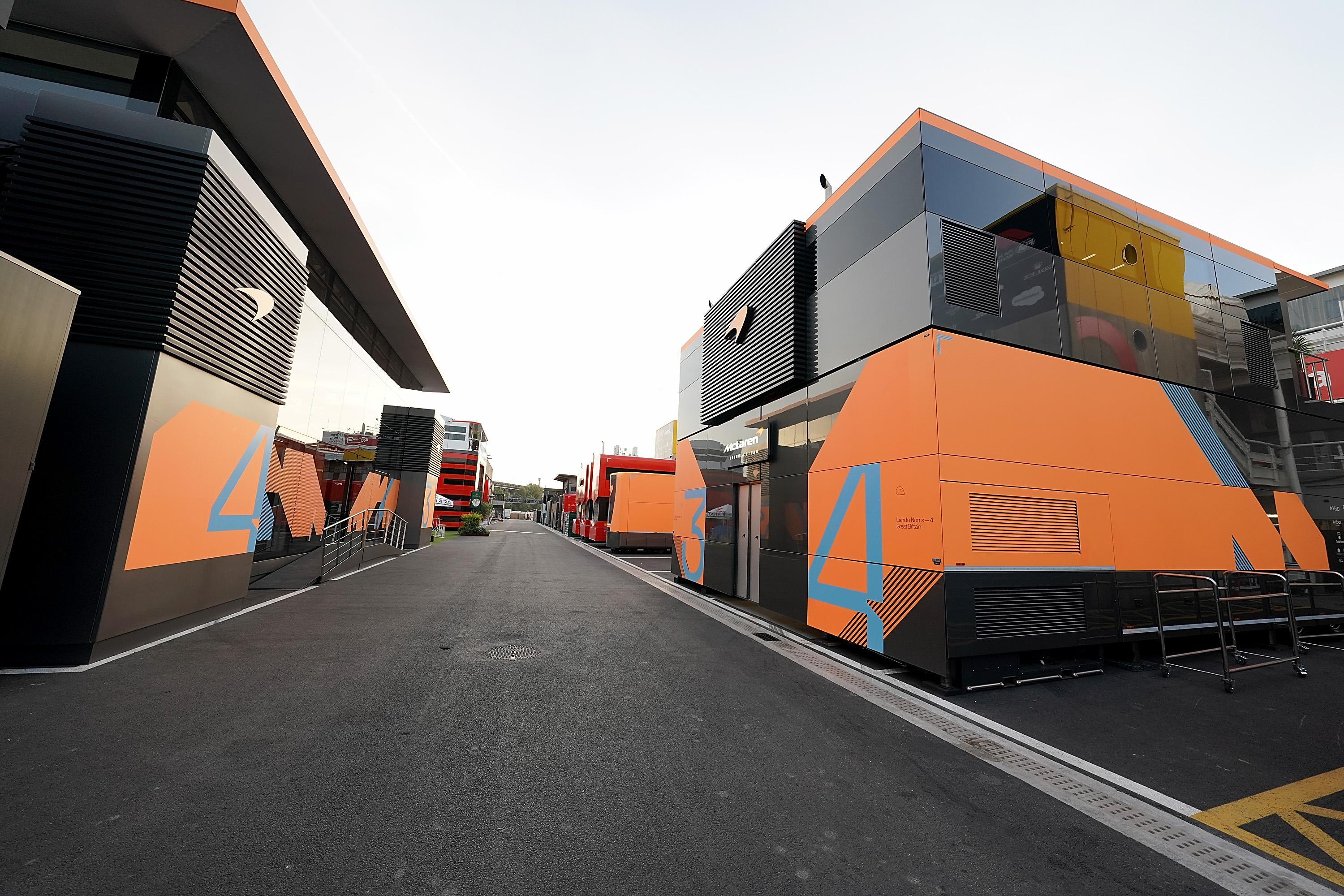 RACE BASE | Motorsport Promotion Hospitality Motorhome Po
