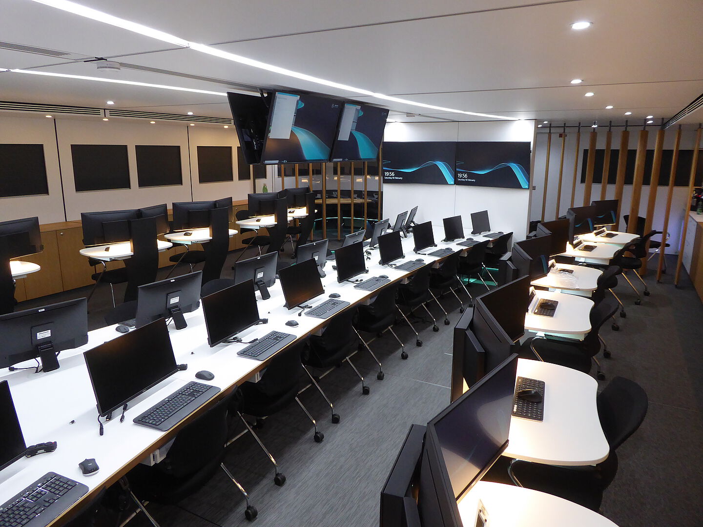 RACE BASE | Motorsport Promotion Hospitality Motorhome Po