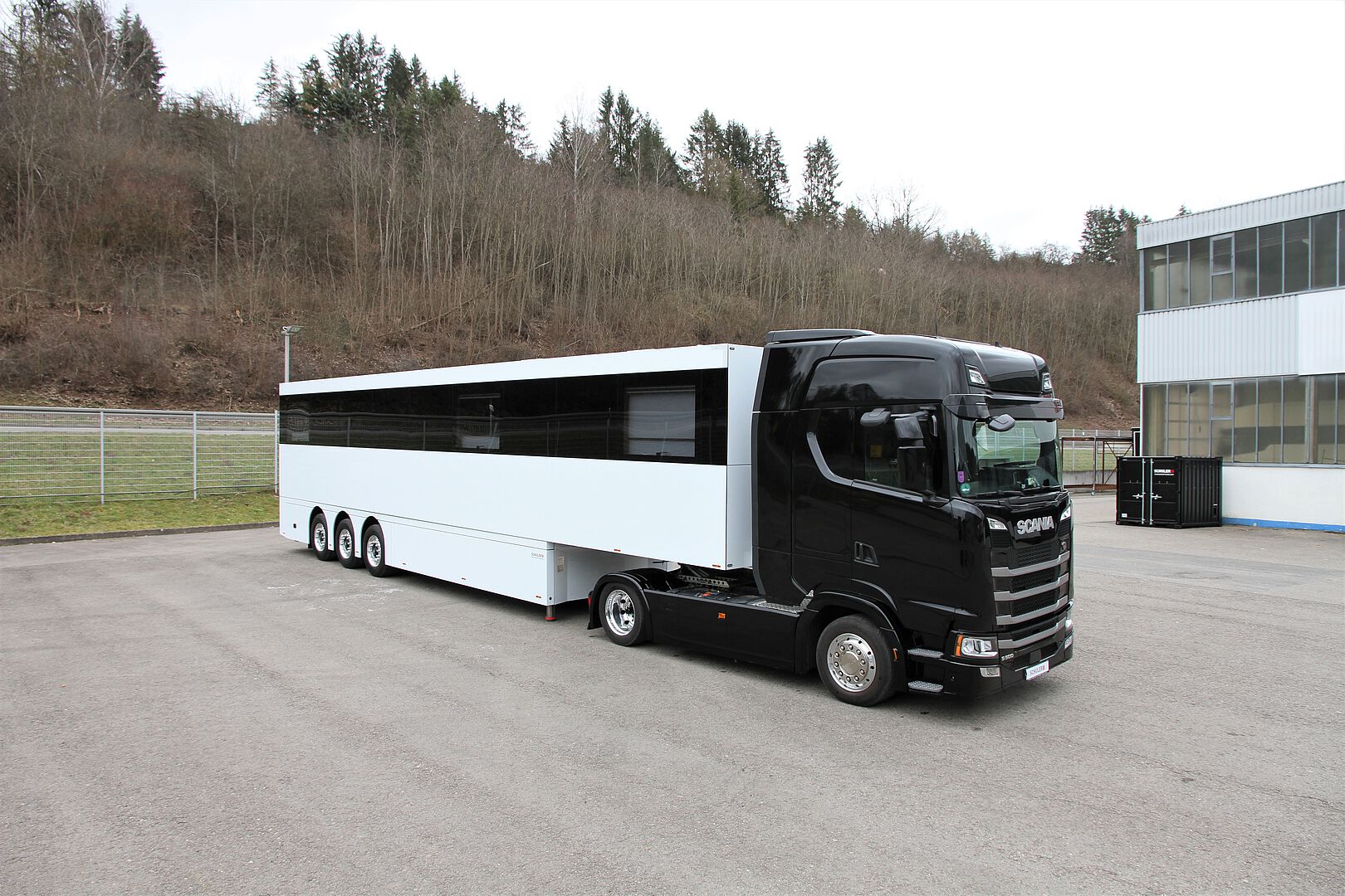 Porsche Motorsport Schuler Race Base SRB 600