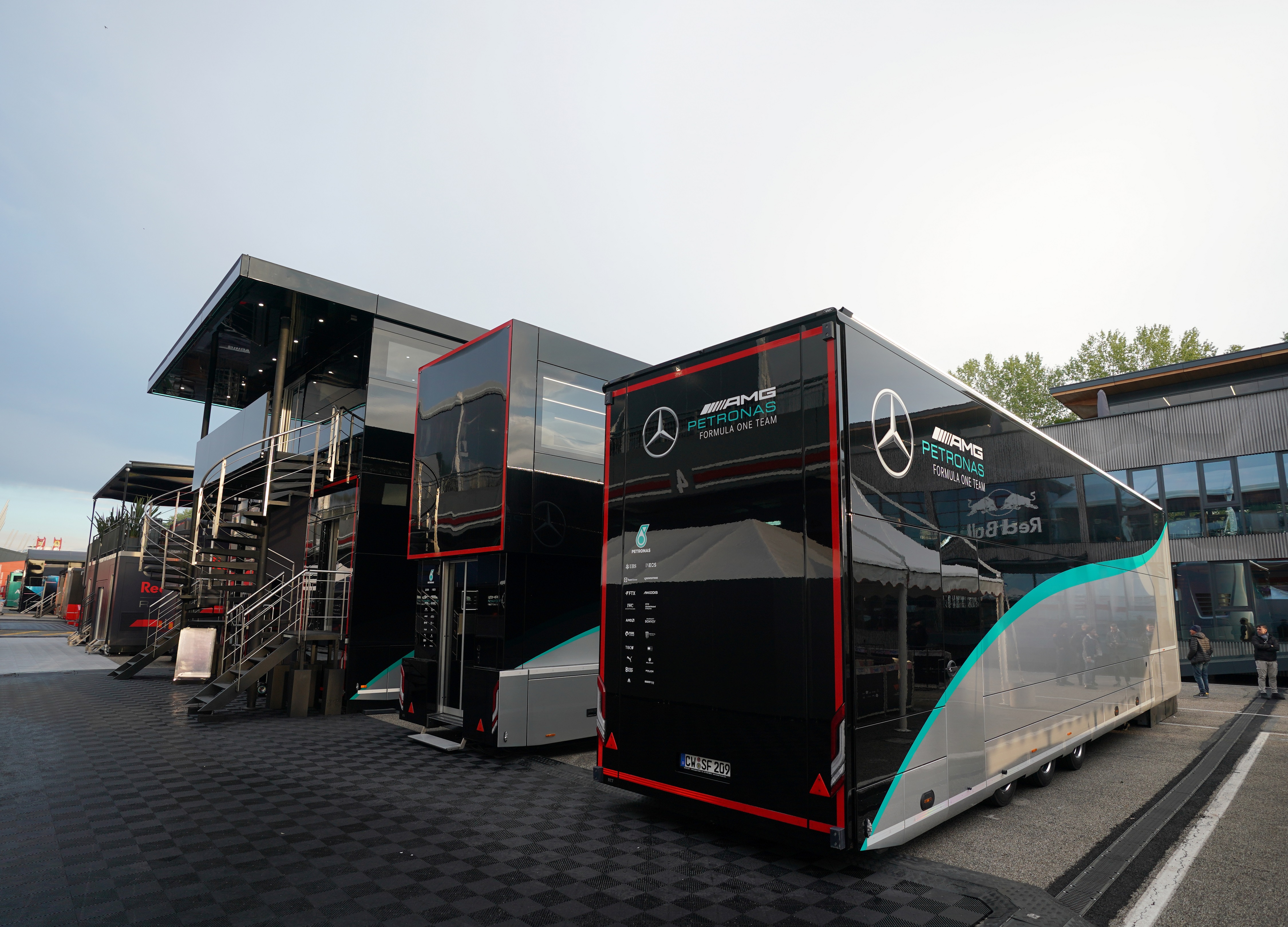 RACELINER SRL 200 The winner in the race for space and comfo