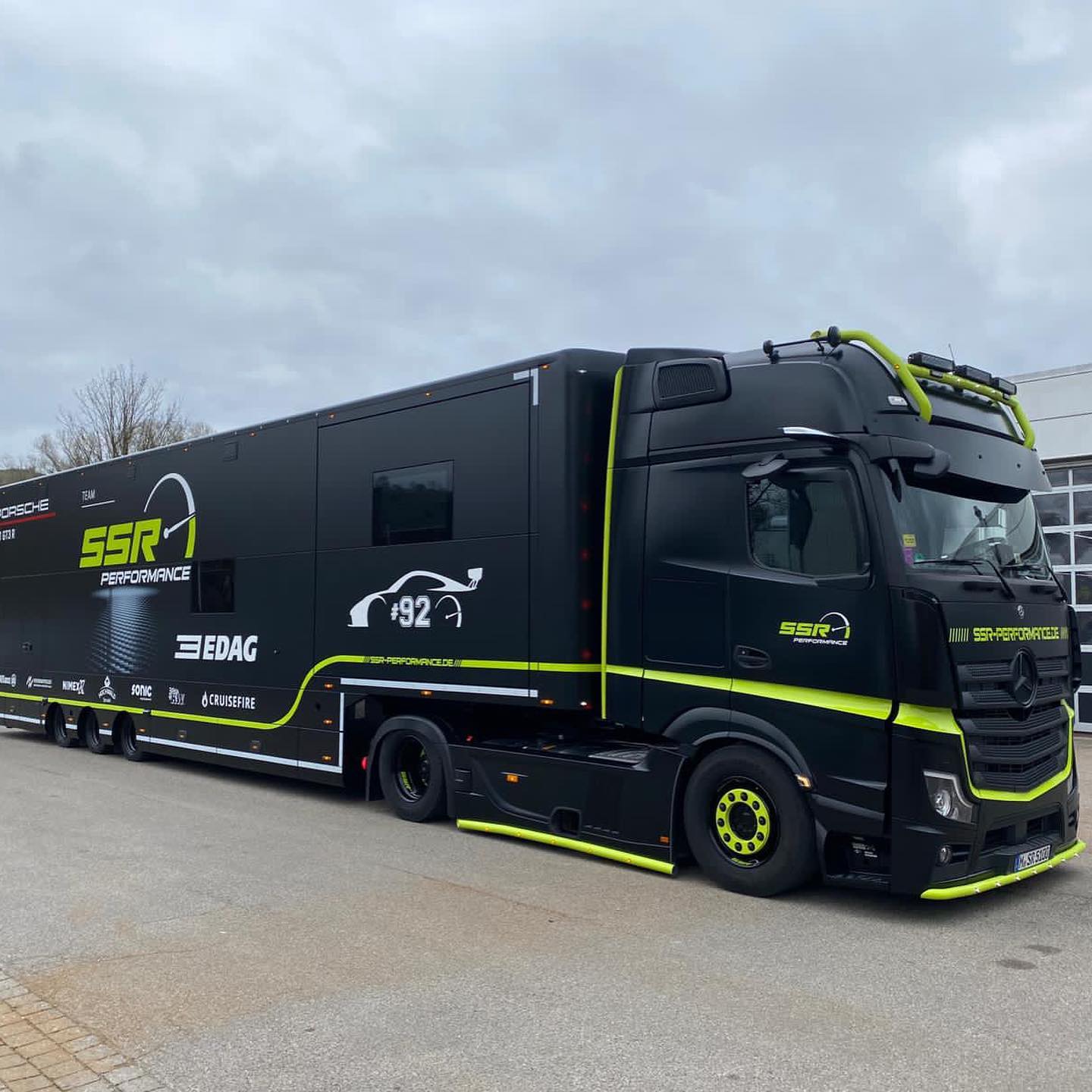 RACELINER SRL 300 The winner in the race for space and comfo