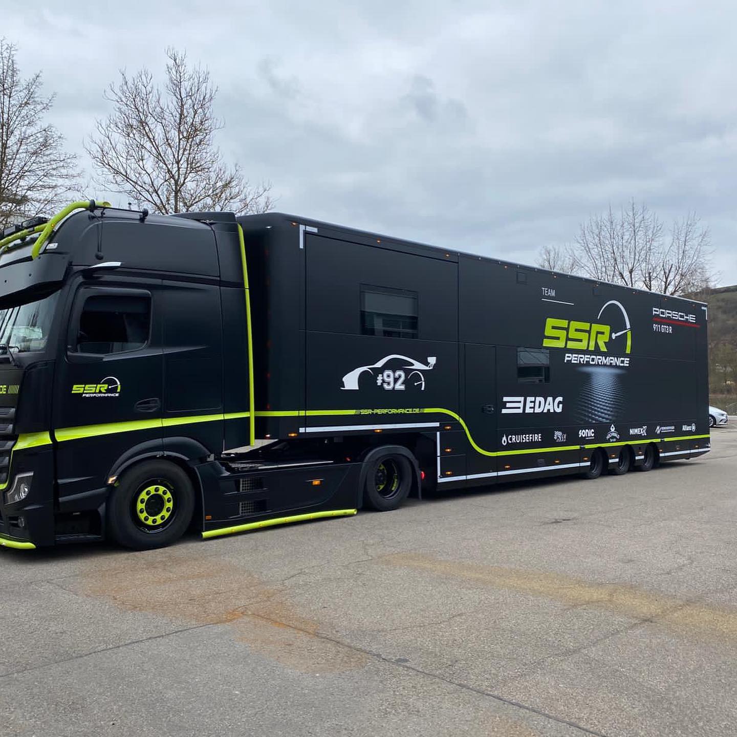 RACELINER SRL 300 The winner in the race for space and comfo