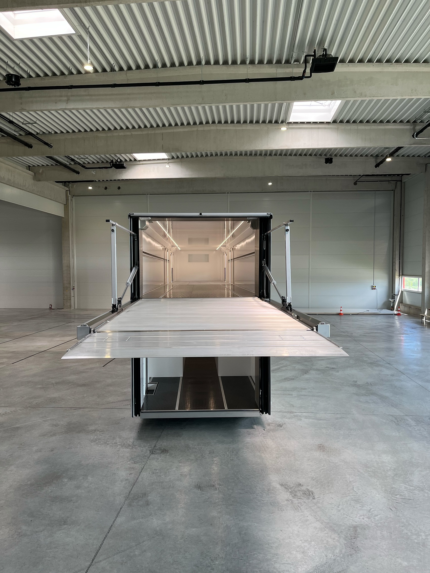 RACELINER SRL 400 The winner in the race for space & comfort