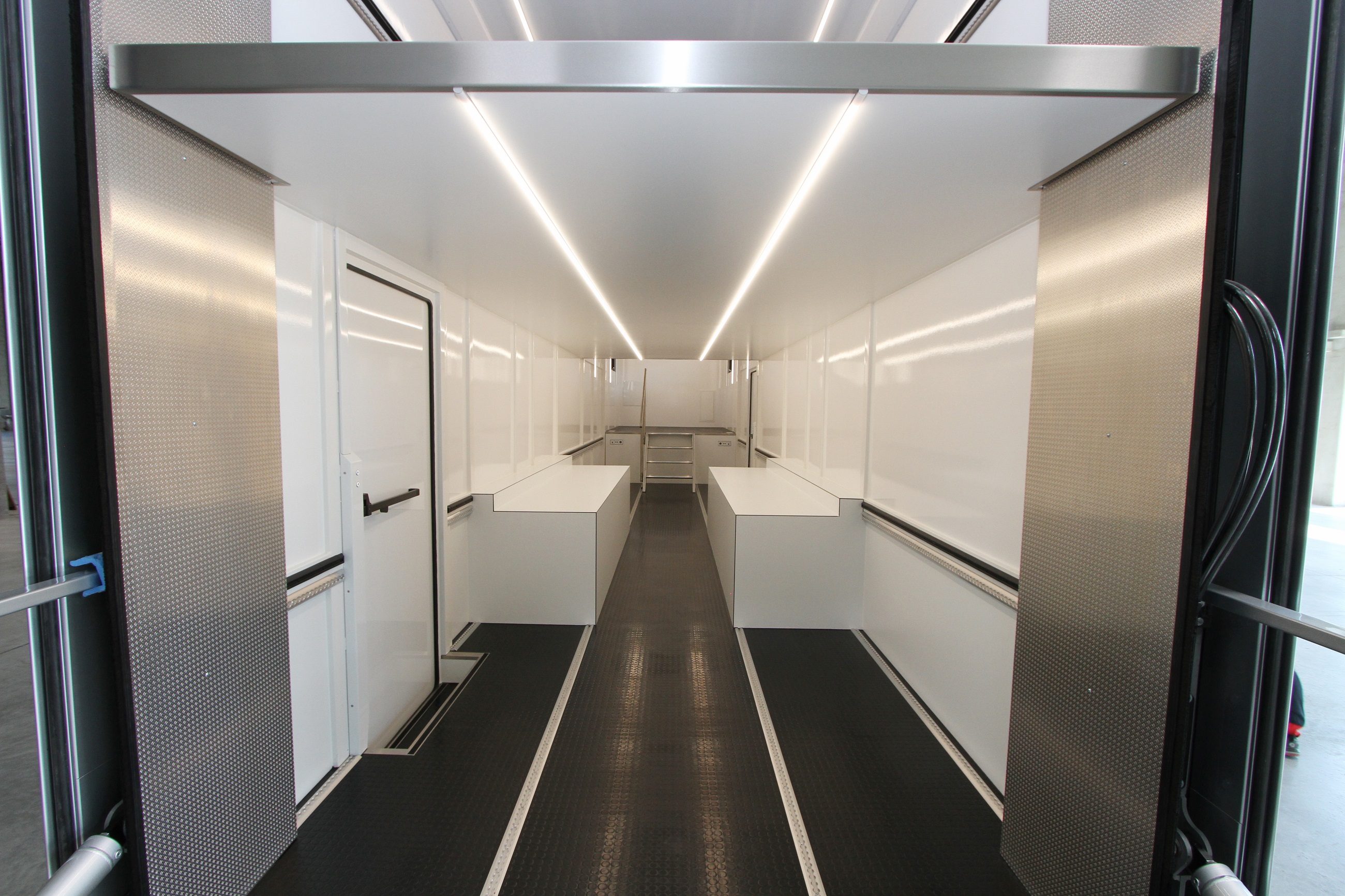 RACELINER SRL 400 The winner in the race for space & comfort