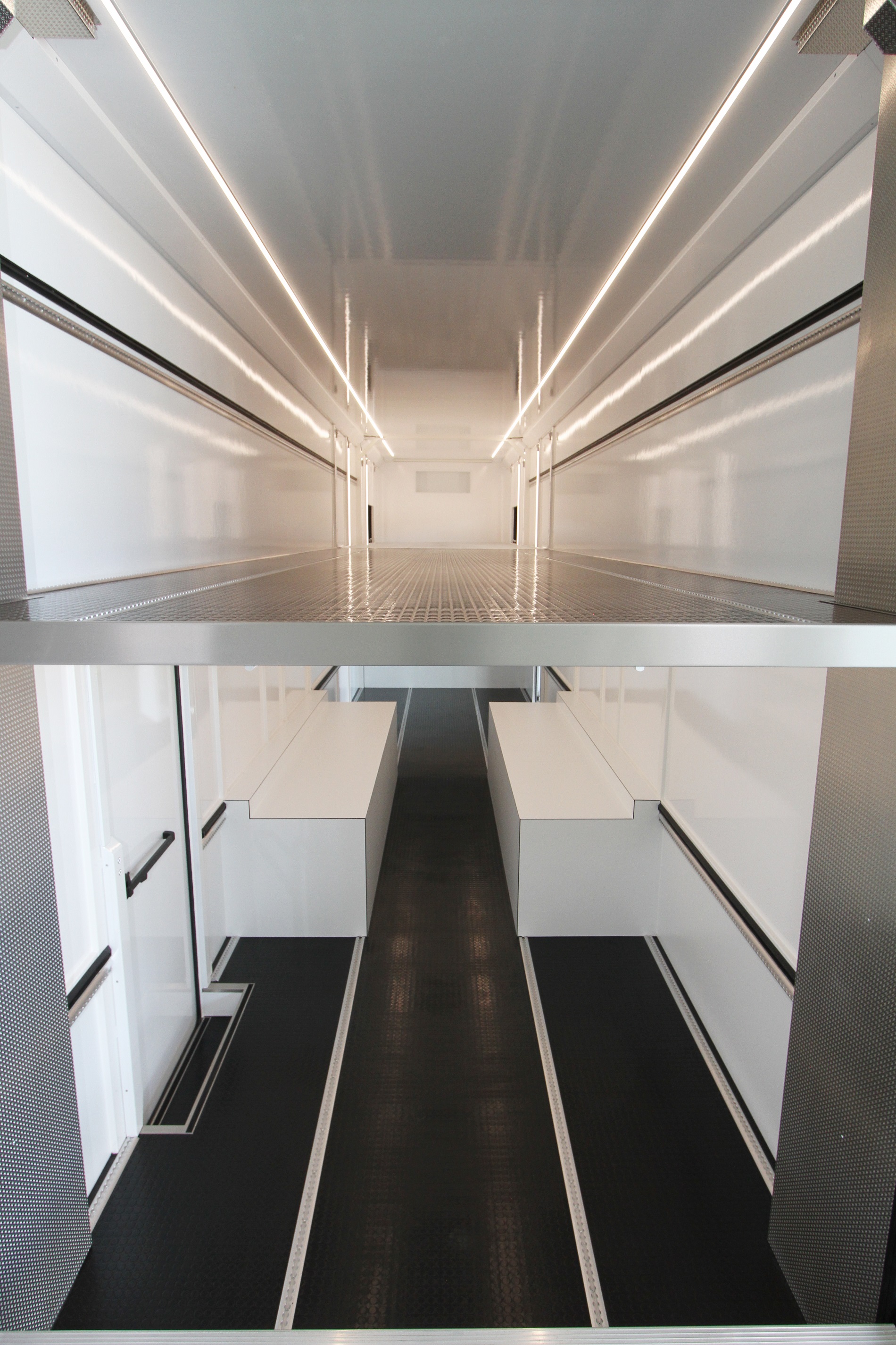 RACELINER SRL 400 The winner in the race for space & comfort