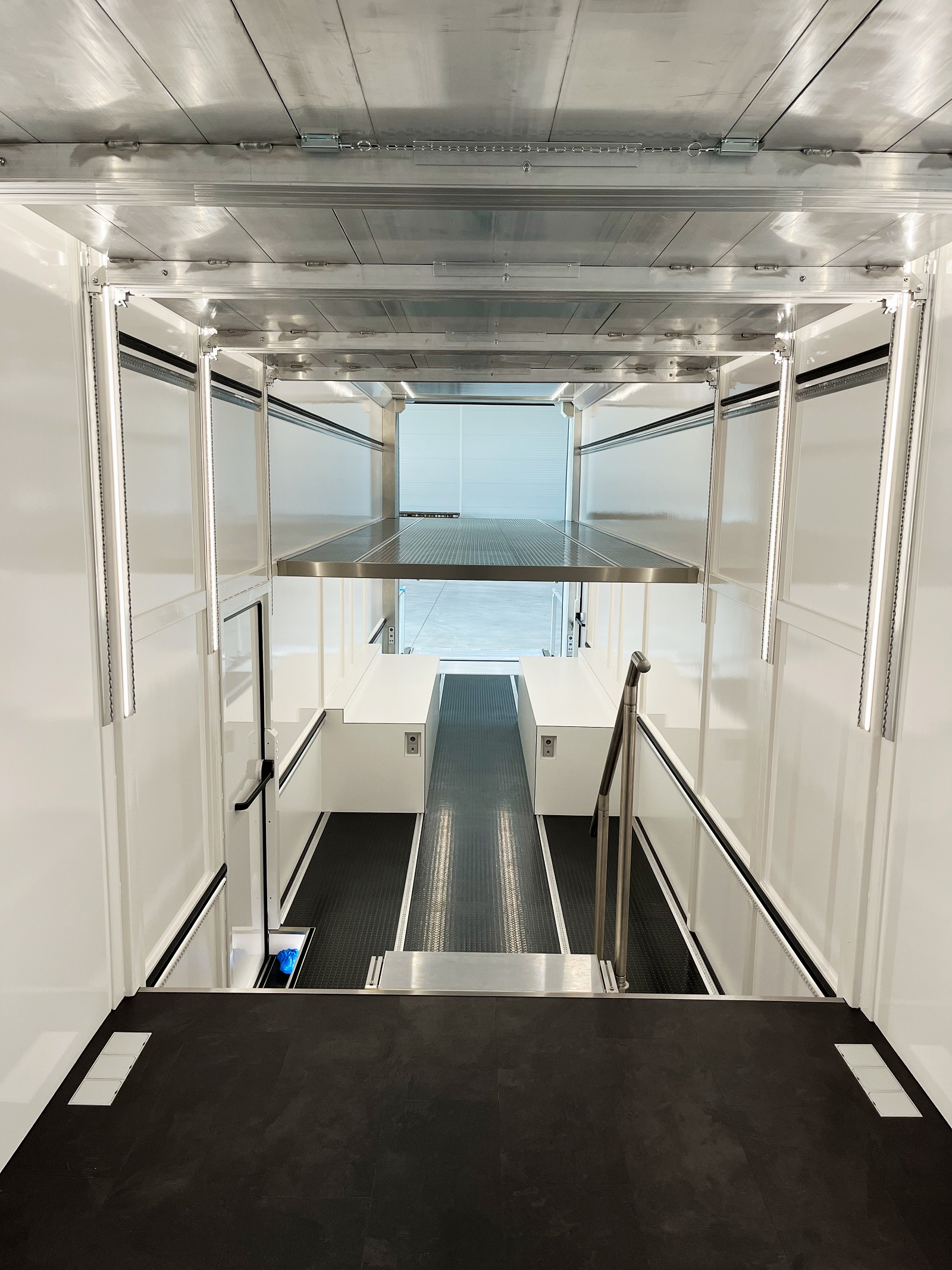 RACELINER SRL 400 The winner in the race for space & comfort