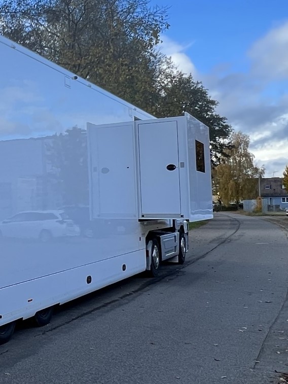 SCHULER RACELINER SRL 200 - 2022 DEMONSTRATION TRAILER