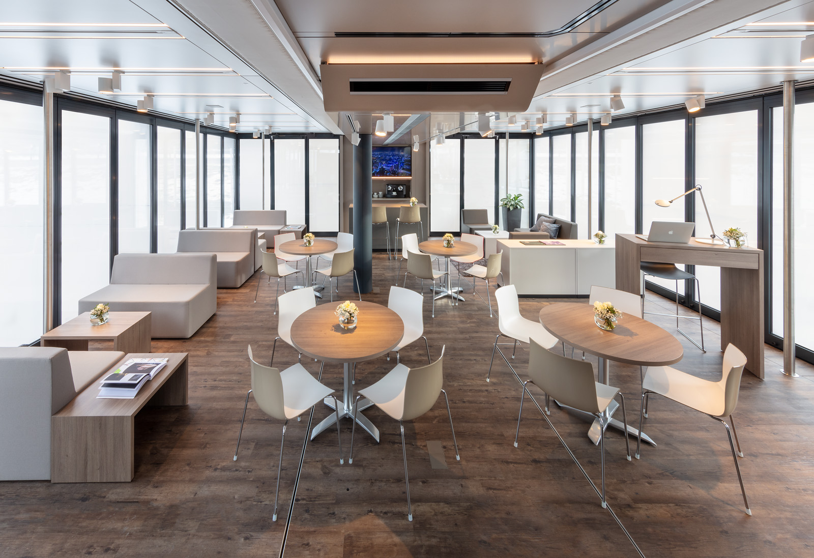 Schuler | MOBILE SHOWROOM SMS 100